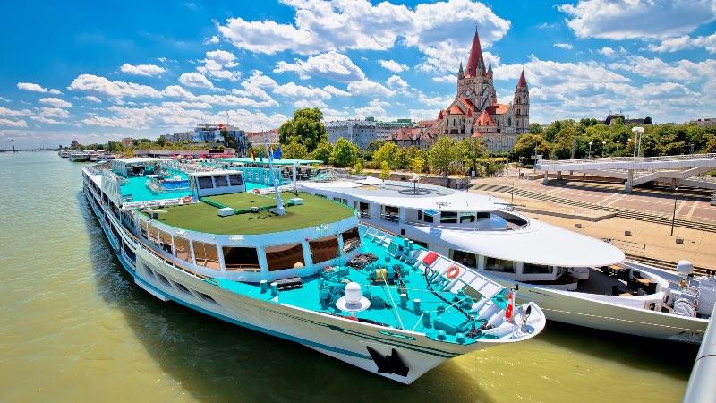 Vienna boat tour 2026