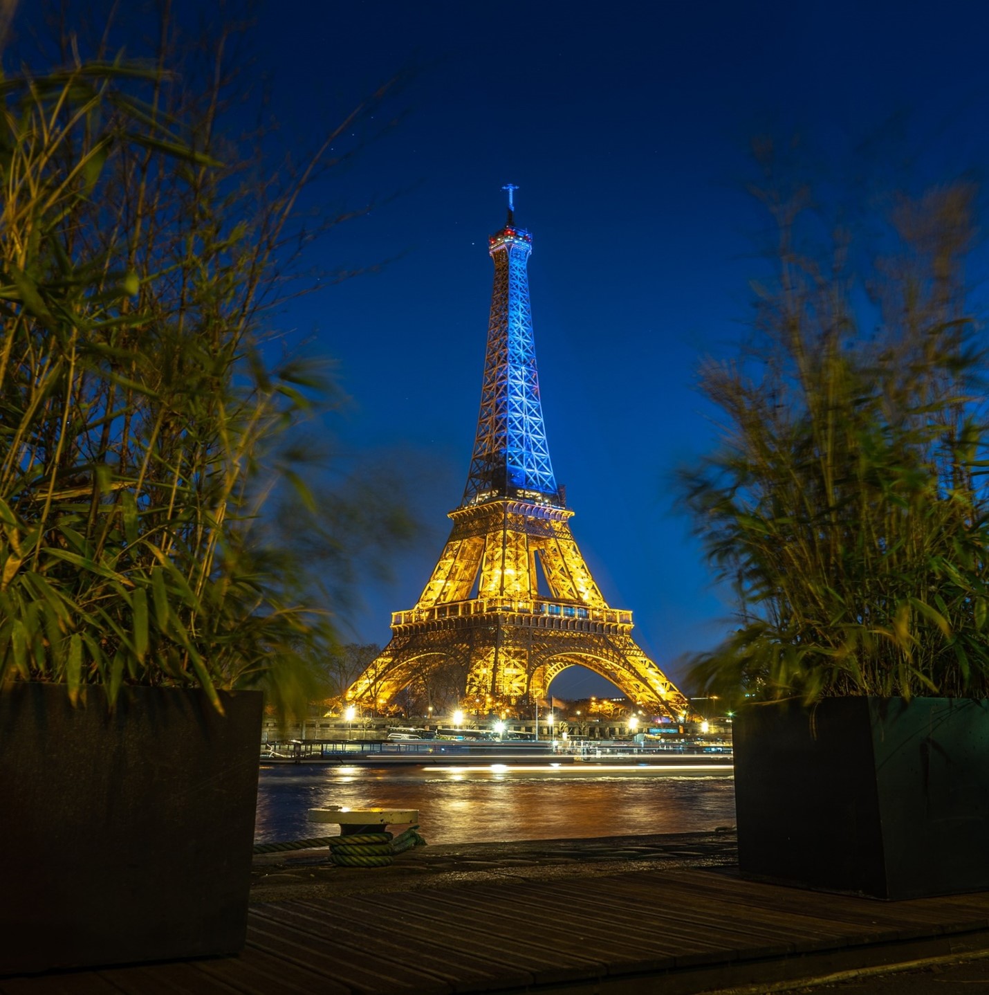 "The Ultimate Guide to Must-Visit Paris Attractions